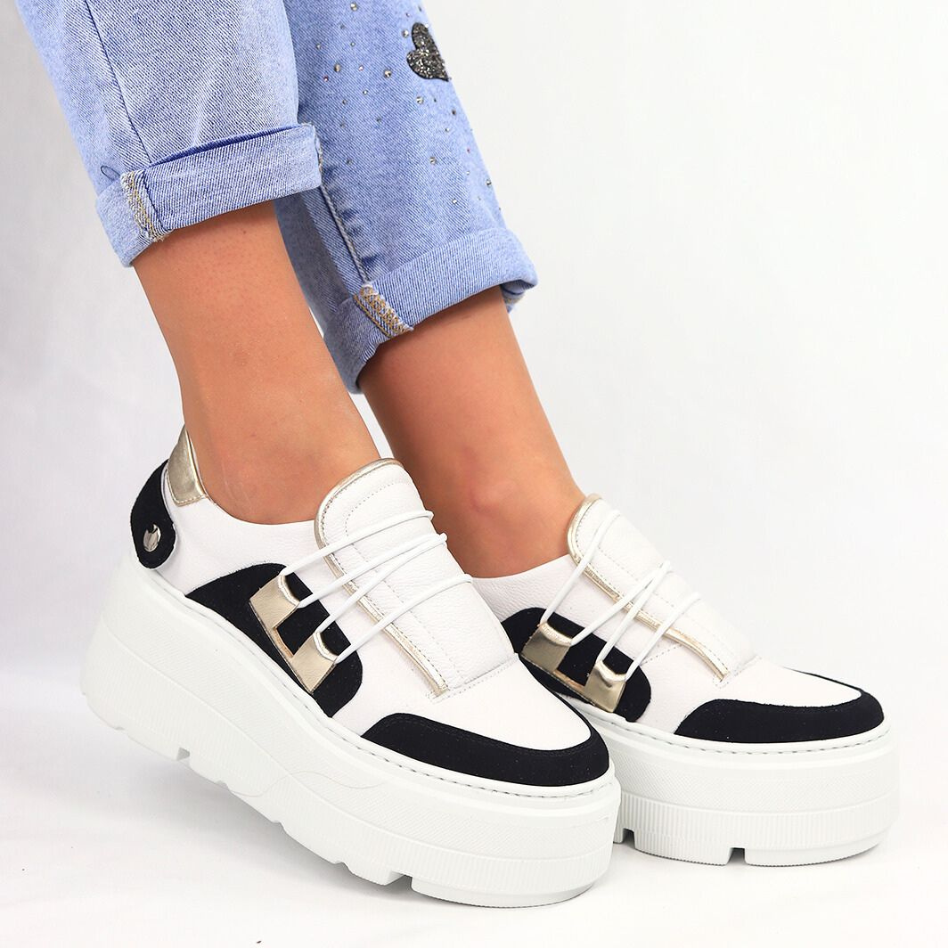 Sneakersy skórzane biało czarne na gumce i grubej platformie Nobo | ButyMila.pl